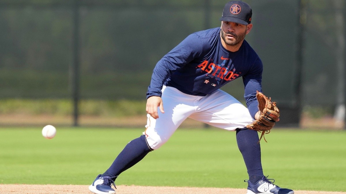 MLB: Here's How José Altuve Made His Move to Outfield Official