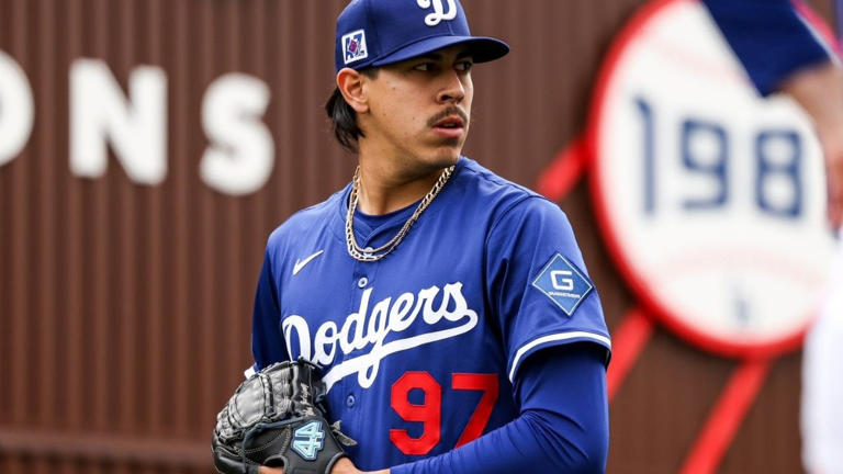 MLB: The Mexican Pitcher Turning Heads at Dodgers Spring Training