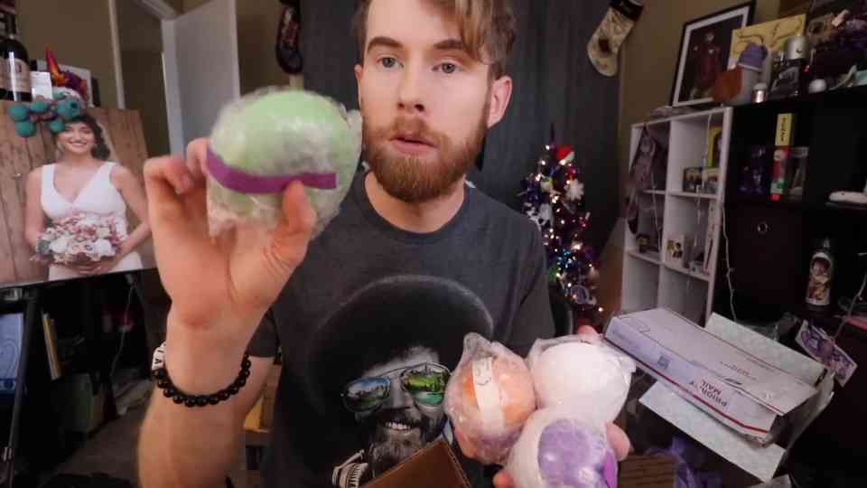 RIPPING A PHONE BOOK IN HALF - Opening