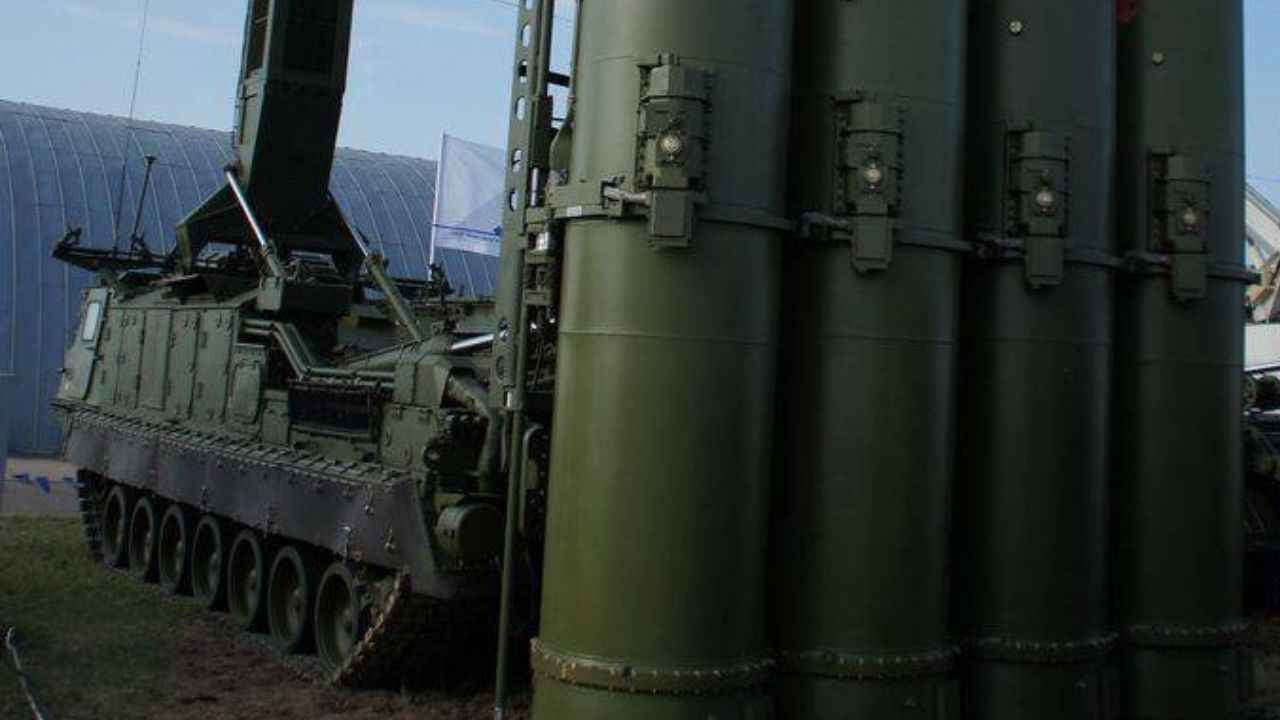 Ukrainian drone destroys Russian missile launcher and exposes ...