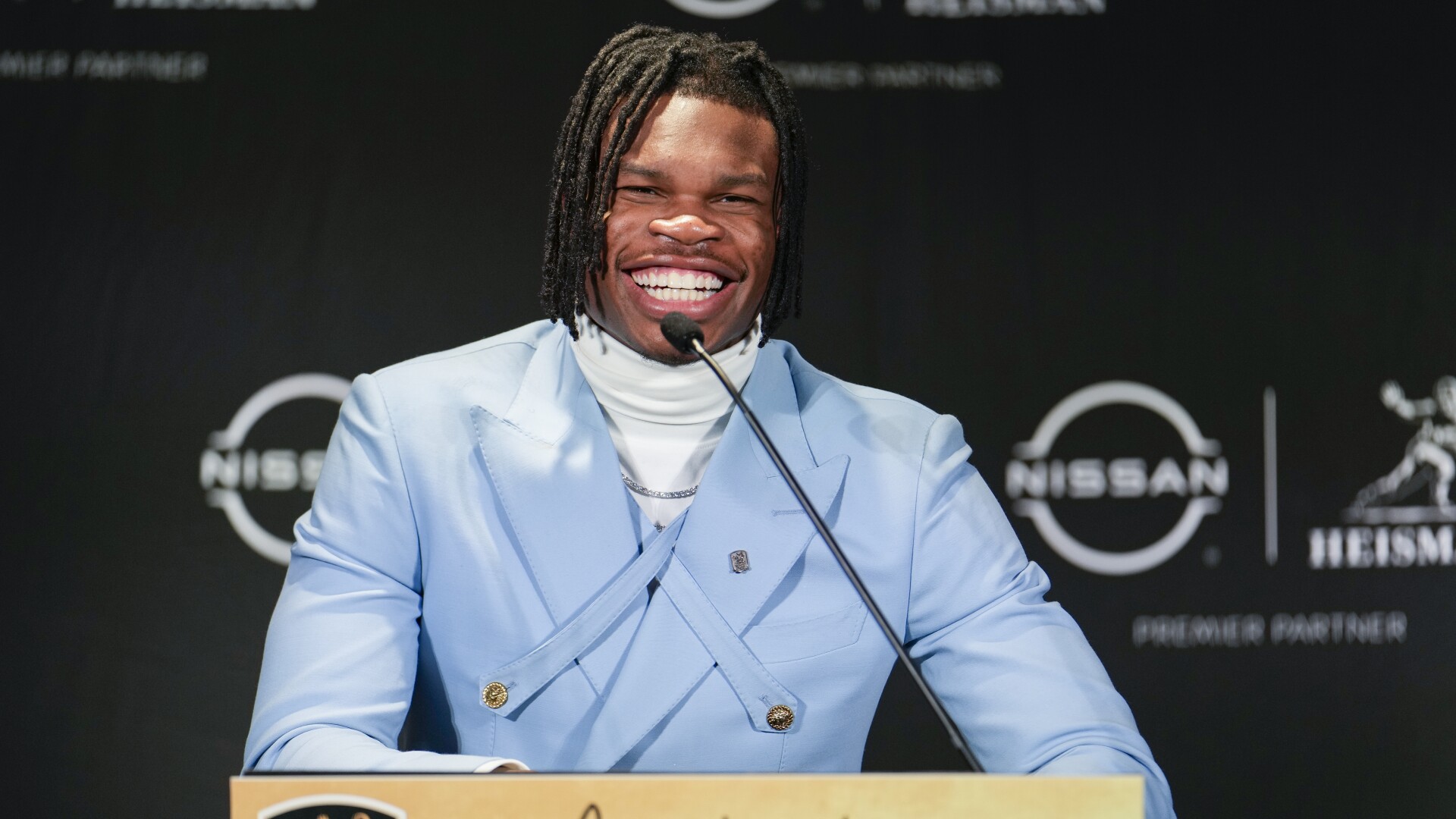 Travis Hunter on being two-way player: They say nobody has ever done it ...