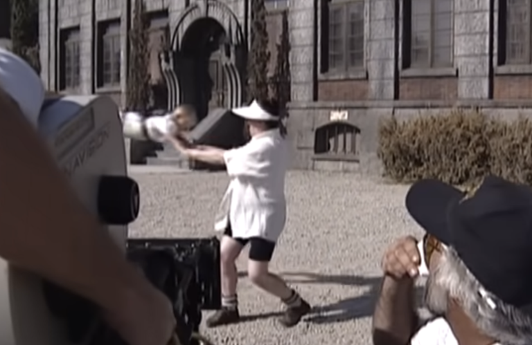 A Behind-The-Scenes Look At How The Iconic Pigtail Scene In "Matilda ...