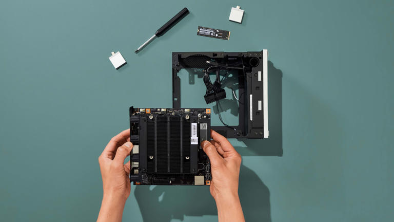 iFixit has pulled apart Framework's mini PC and it looks to be the AMD ...