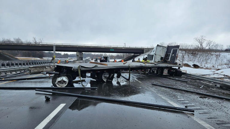PHOTO: Crash blocks all lanes on I-90 eastbound near exit 25A, expect significant delays