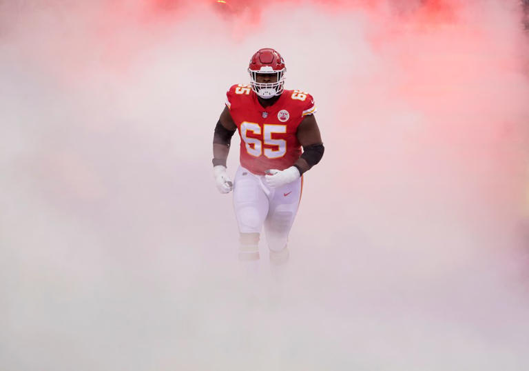 KC Chiefs to get another year of Trey Smith by using franchise tag