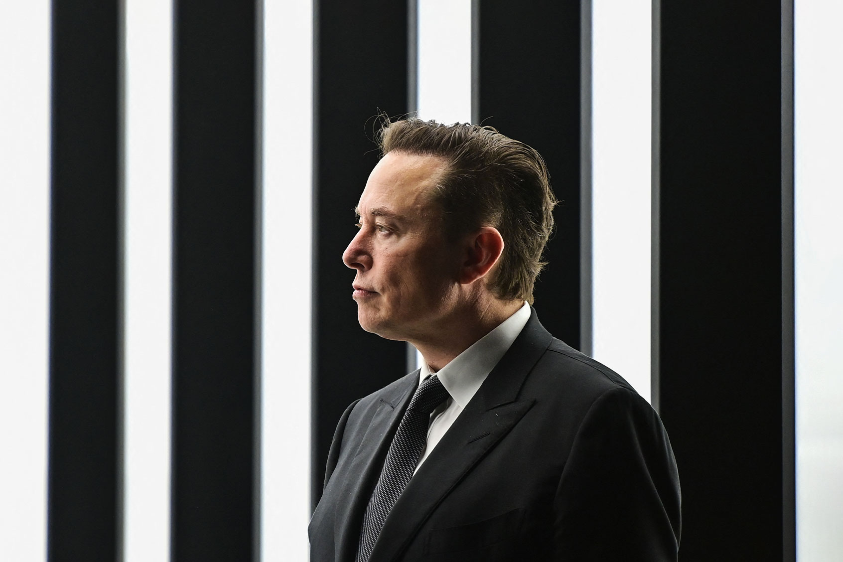 Musk decries "shortage" of air traffic controllers weeks after offering ...