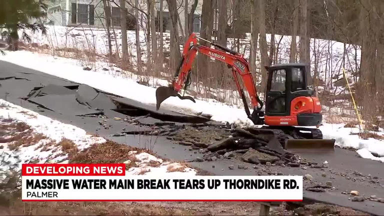 Massive water main break leaves damage, mess in Palmer