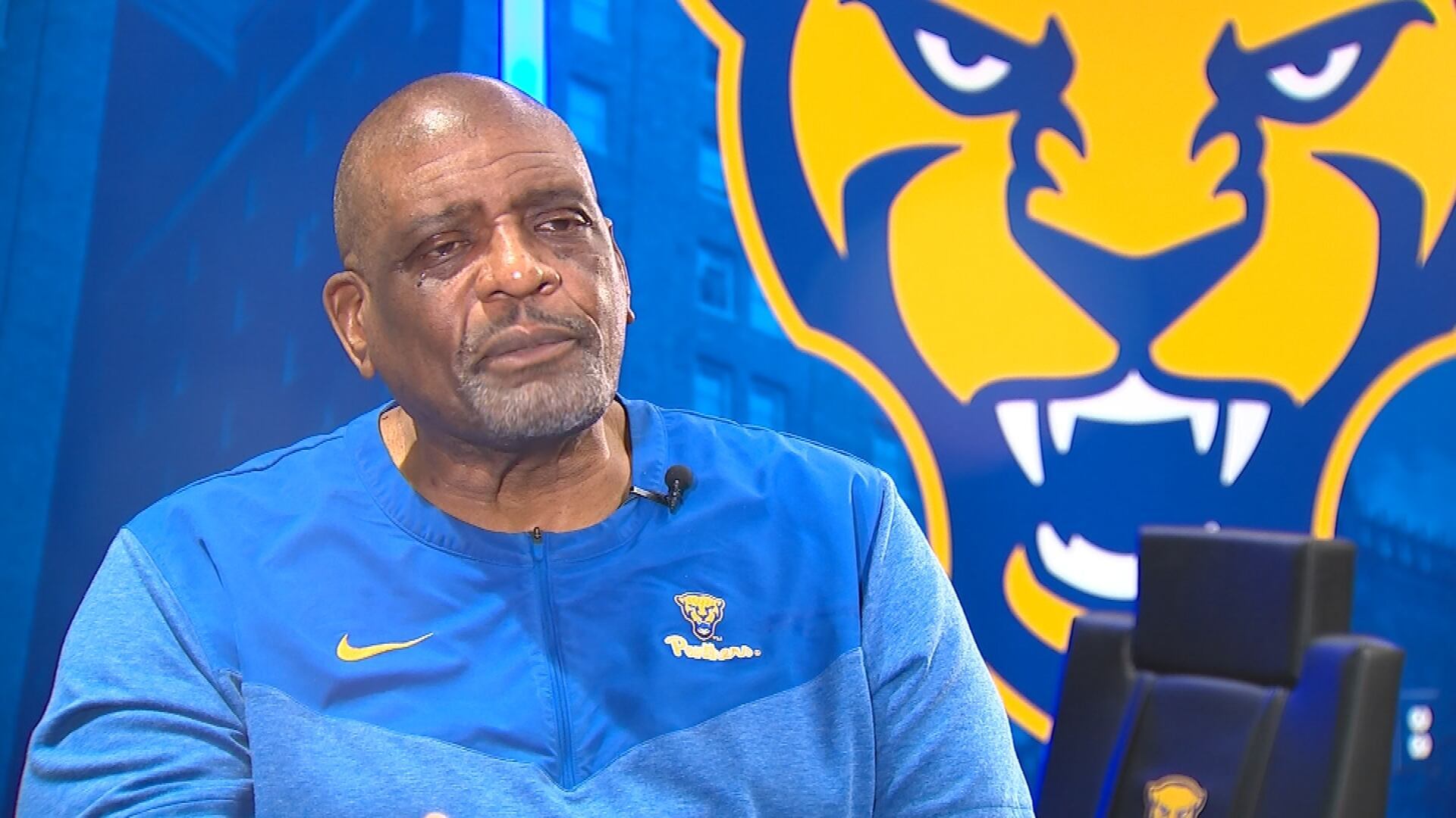 Pitt retires number of basketball legend, former NFL player Sam Clancy