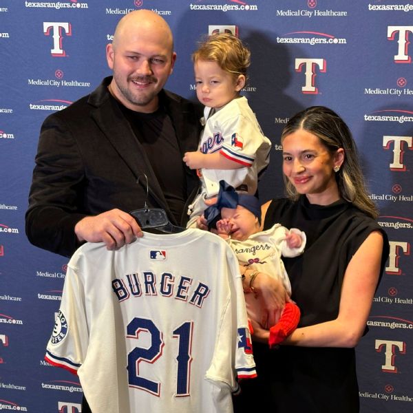 Rangers' Burger hits HR days after daughter's heart surgery