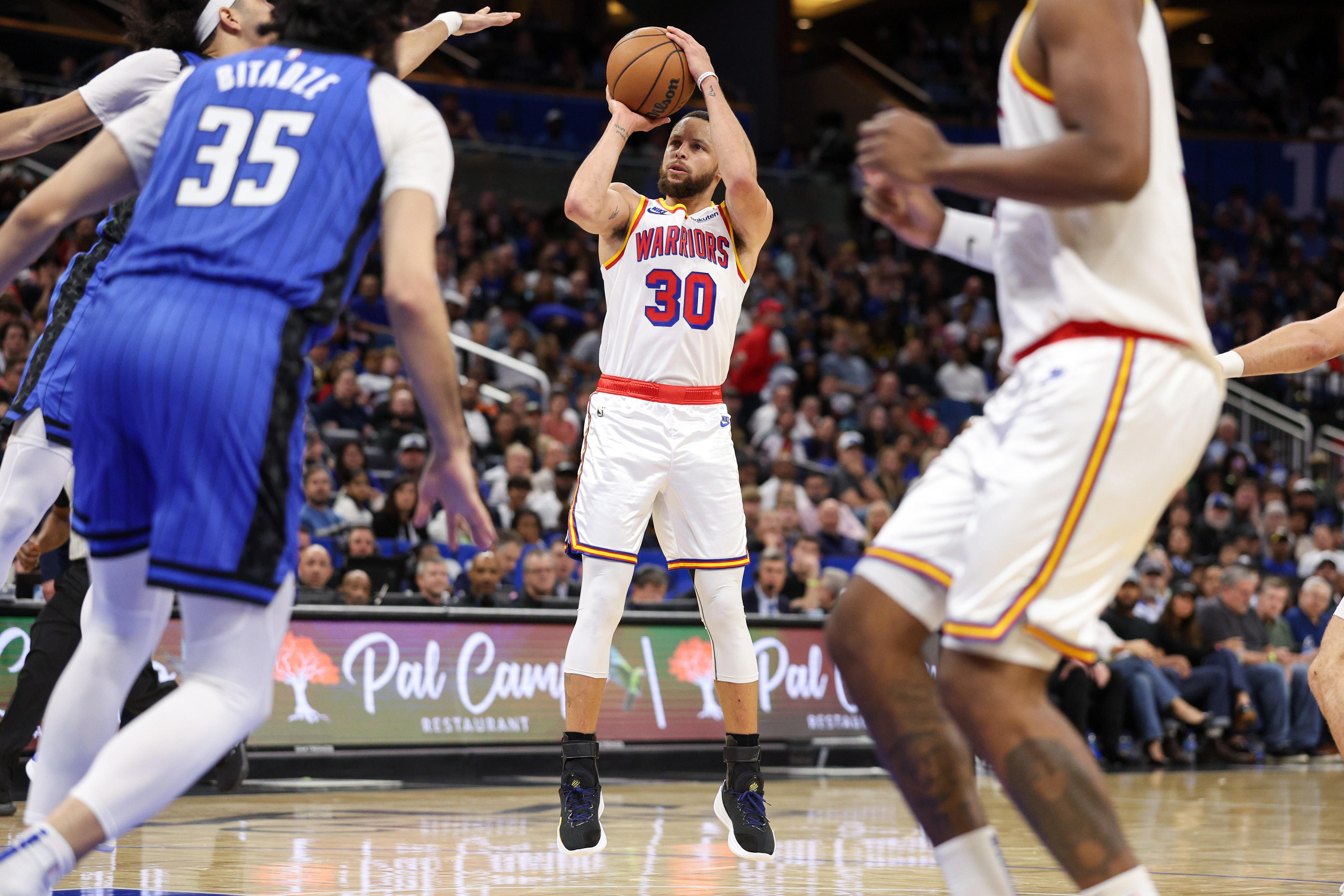 Steph Curry catches fire for 56 points vs. Magic, Warriors extend win ...