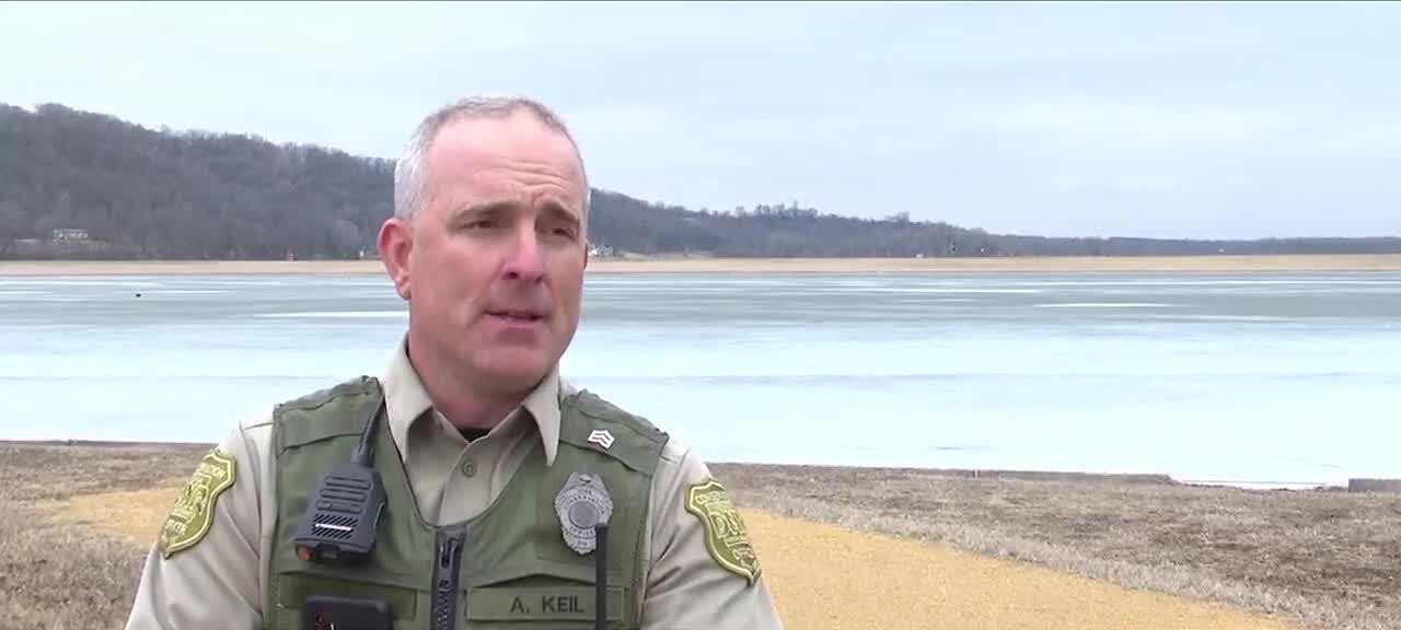 Man rescued after falling through thin ice on South Sabula Lake