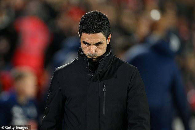 Jamie Carragher says Arsenal have 'peaked' under Mikel Arteta as he backs Liverpool and Man City ...