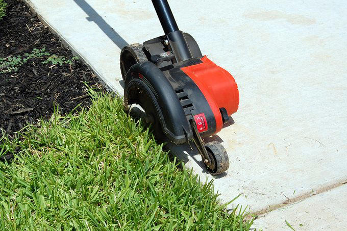 13 Tips for Getting Rid of Crabgrass for Good