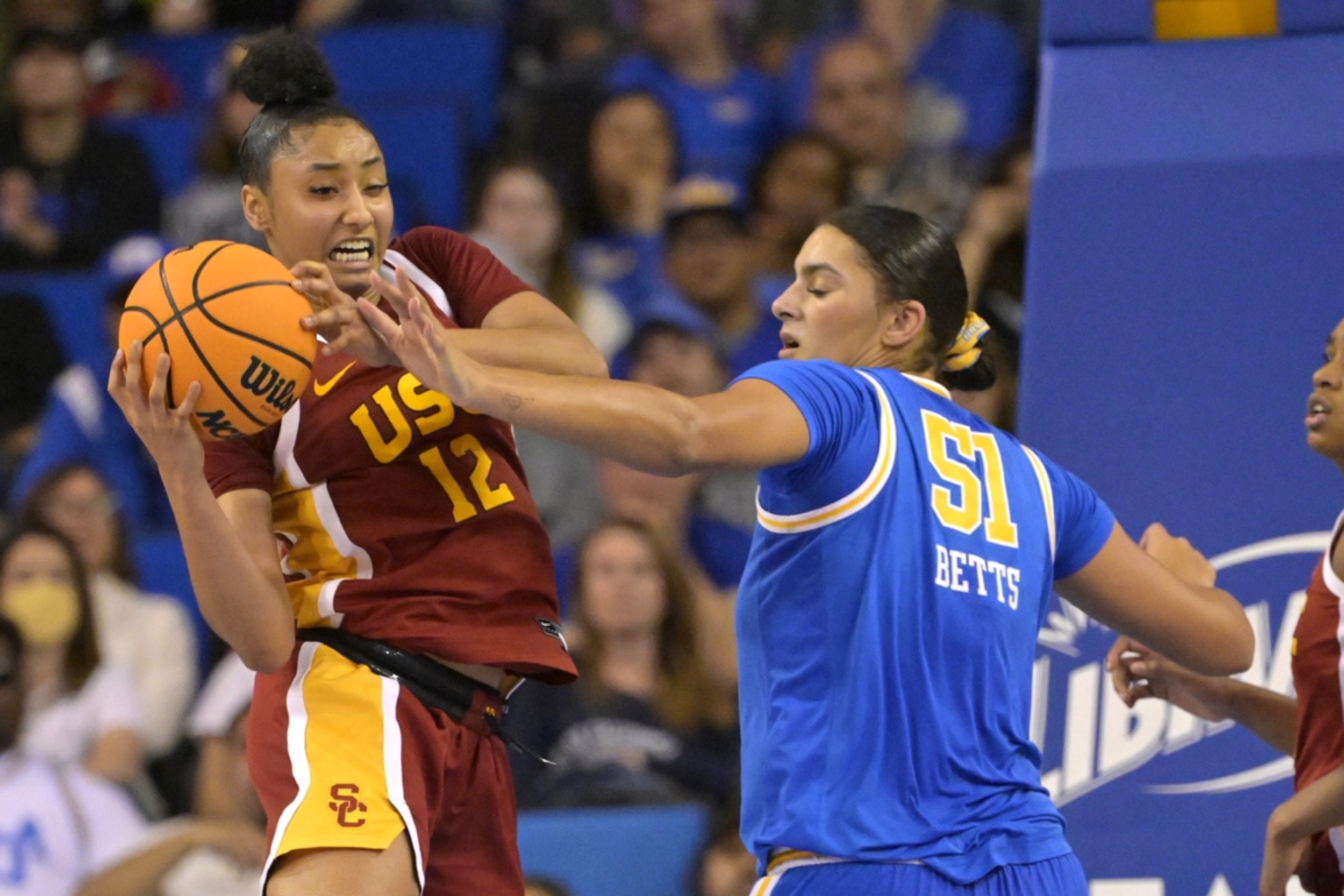 Big Ten title on the line as No. 2 UCLA, No. 4 USC collide