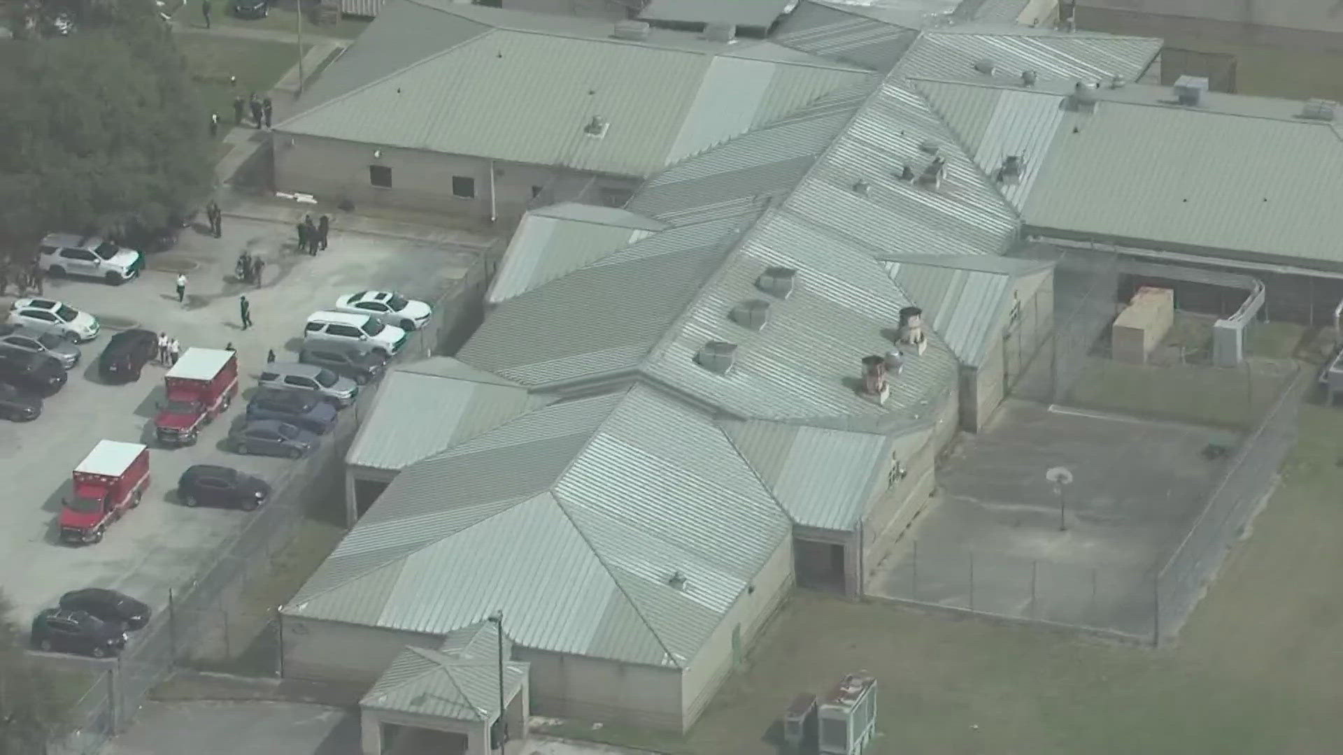 Inmates riot, take over dorms inside Texas jail, sheriff's office says