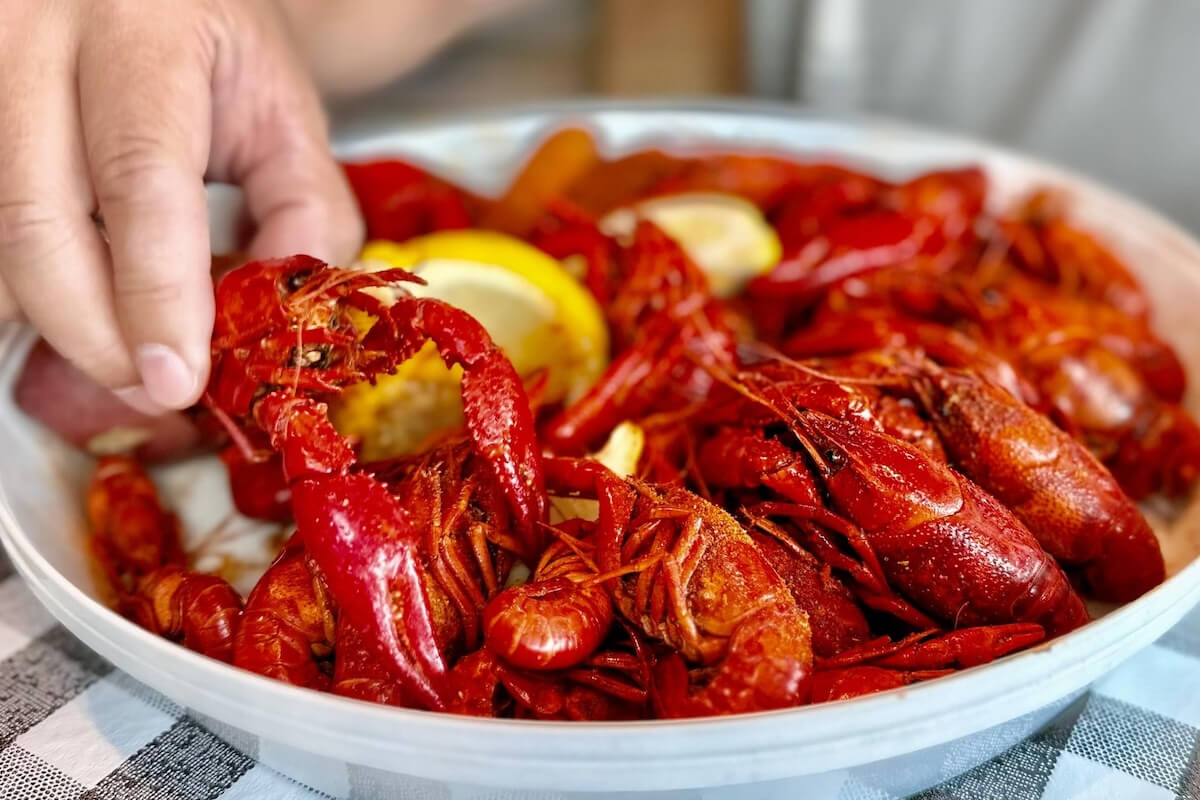 2025 Memphis Crawfish Season Guide