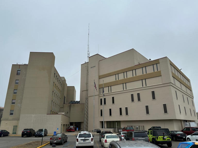 ‘Roll Call’: Grant County sheriff connects with community through ...