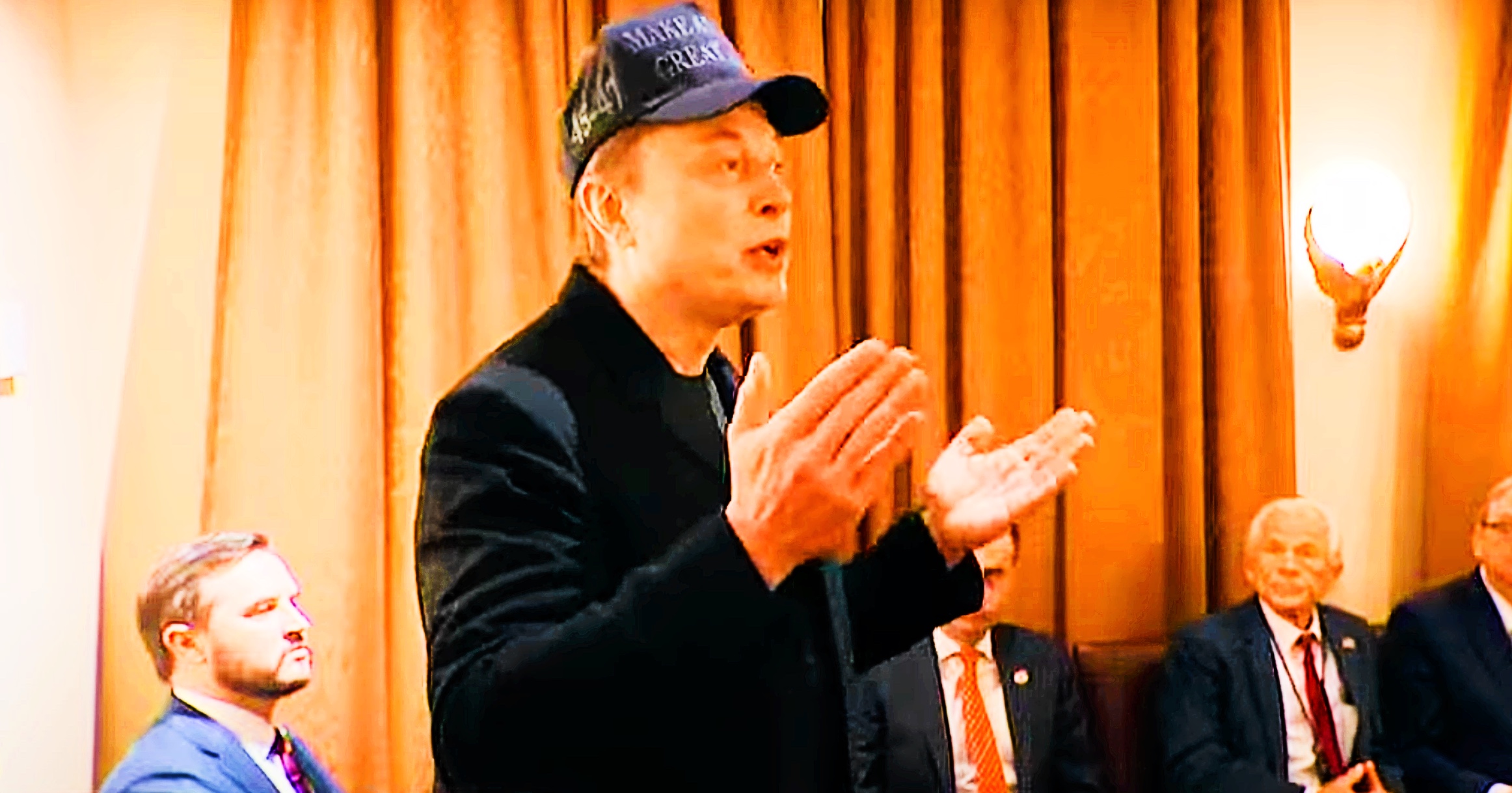 Tesla ontslaat manager die kritiek uitte op een nazi-grap van Elon Musk