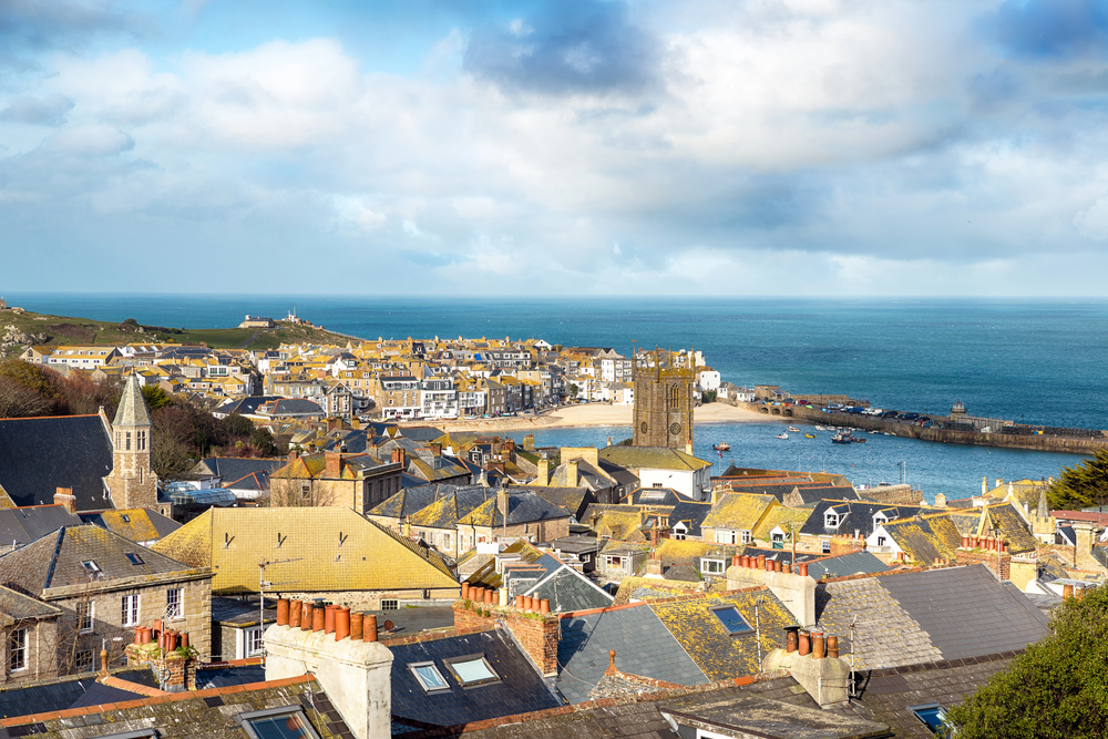 20 Cozy Seaside Towns in Cornwall Perfect for a Summer Getaway