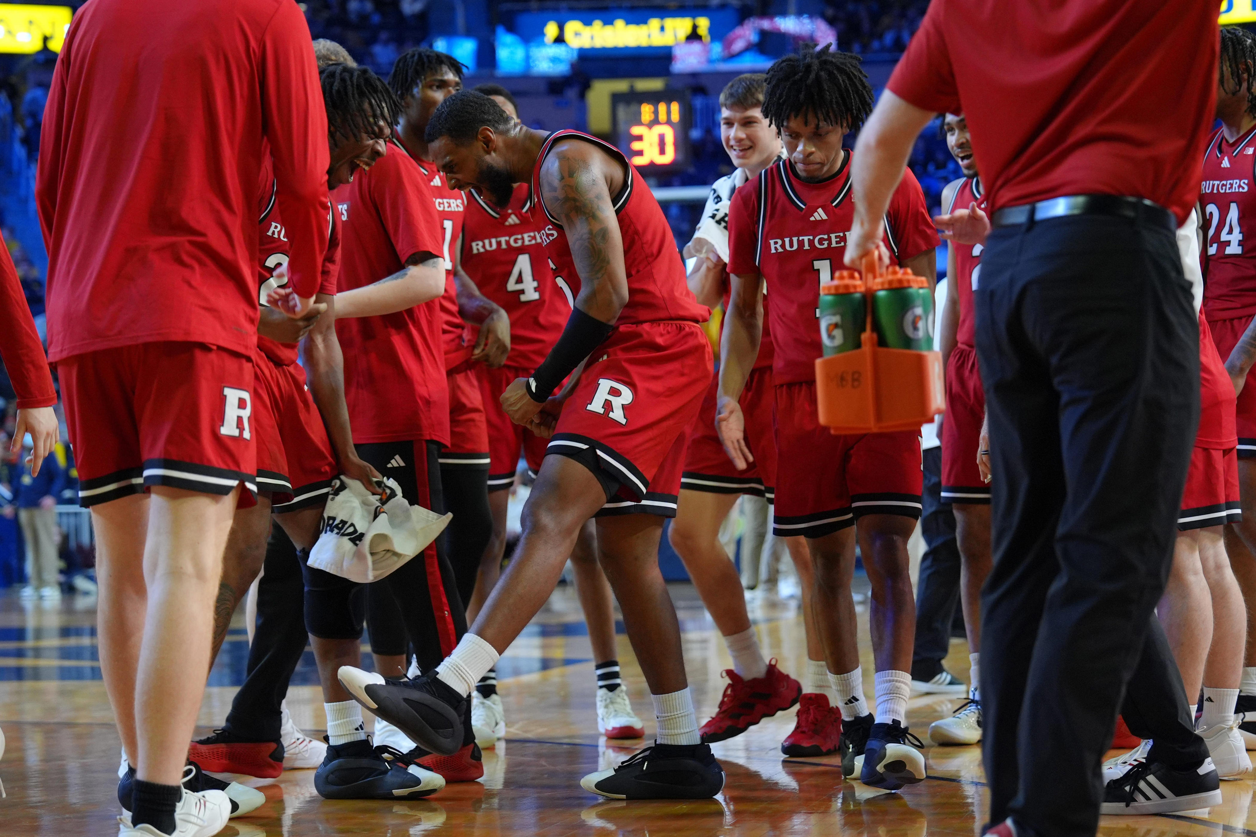 Rutgers basketball drops heartbreaker on Michigan buzzer-beater