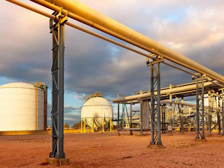 India builds world’s longest LPG pipeline to cut costs & deadly road ...