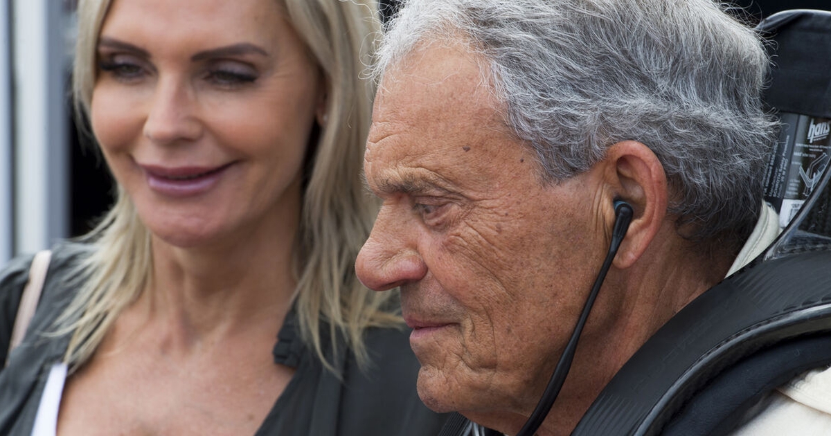 Efter uventet nyhed: Janni Ree er ked af det på Karstens vegne