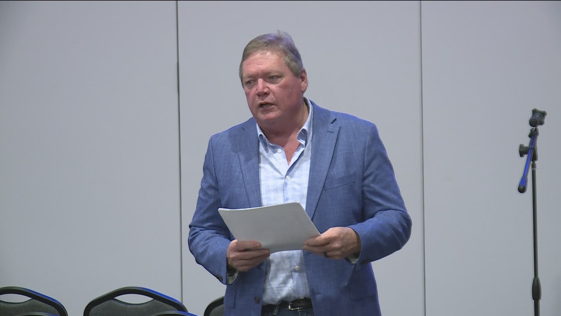 State Sen. Bryan King talks Franklin County prison at Fayetteville meeting