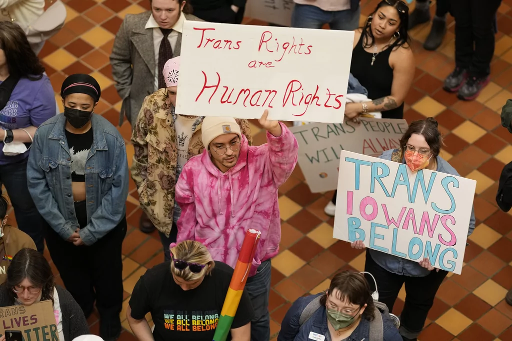 Iowa lawmakers approve bill removing transgender civil rights protections