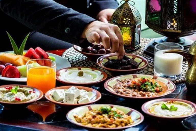 أطعمة شائعة على السحور تهدد مرضى الكوليسترول.. احذرها في رمضان