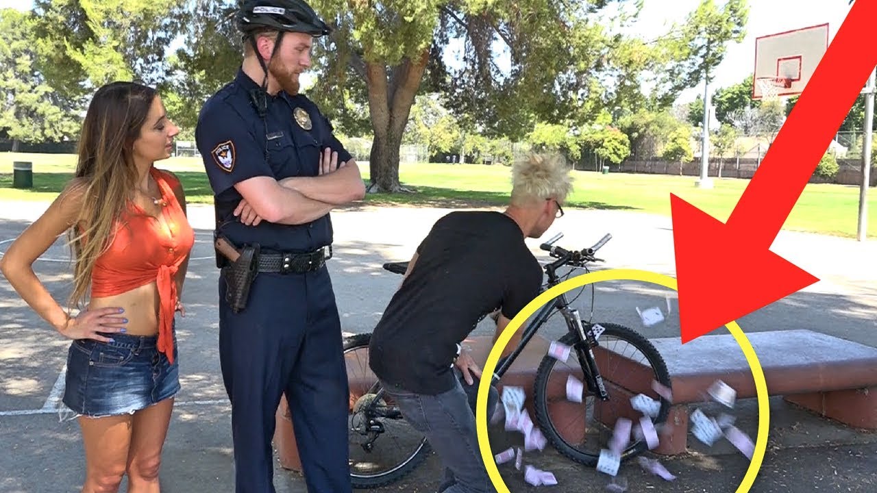 This simple magic trick completely broke a cop's brain