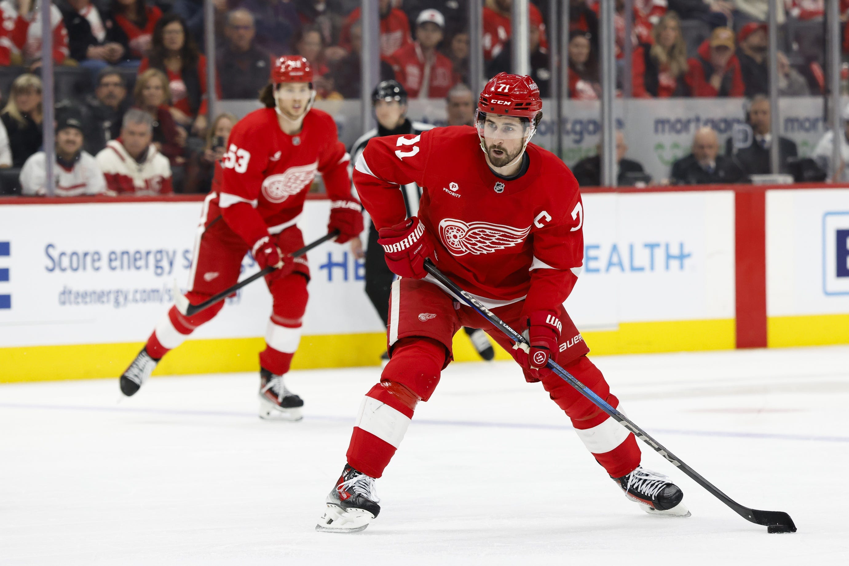 McLellan calls out Dylan Larkin after Red Wings' ugly loss: "Missing"