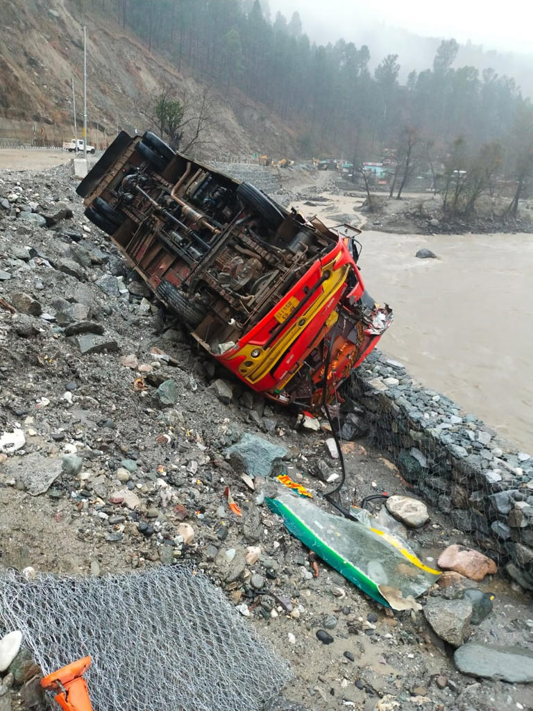 Landslide in Himachal blocks Chandigarh-Manali Highway, bus accident reported
