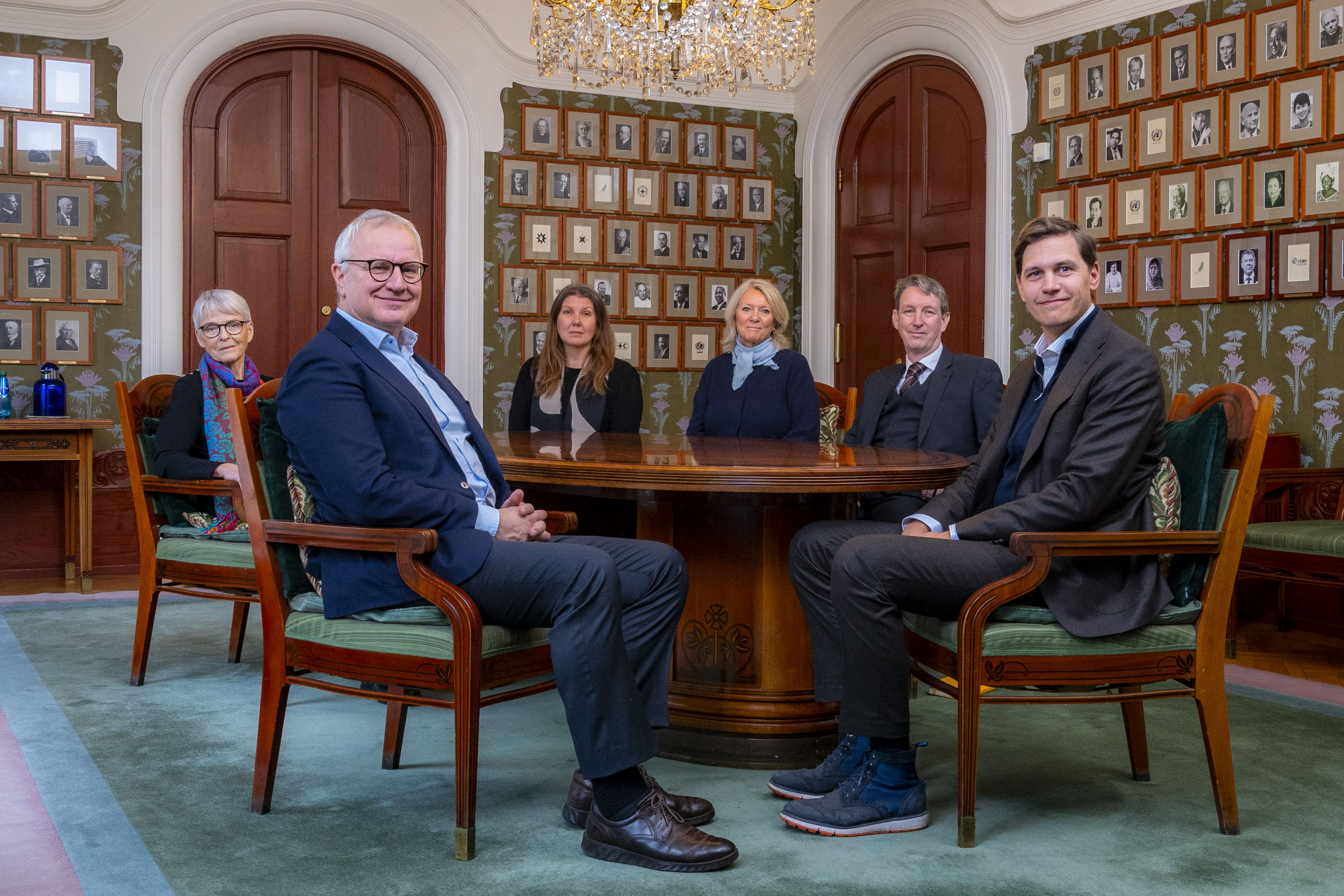 Den nye nobeldirektøren deltok på sitt første komitémøte