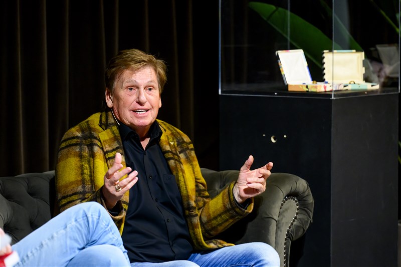 Henny Huisman reageert op snoeiharde kritiek: 'Je moet eerst doodgaan ...