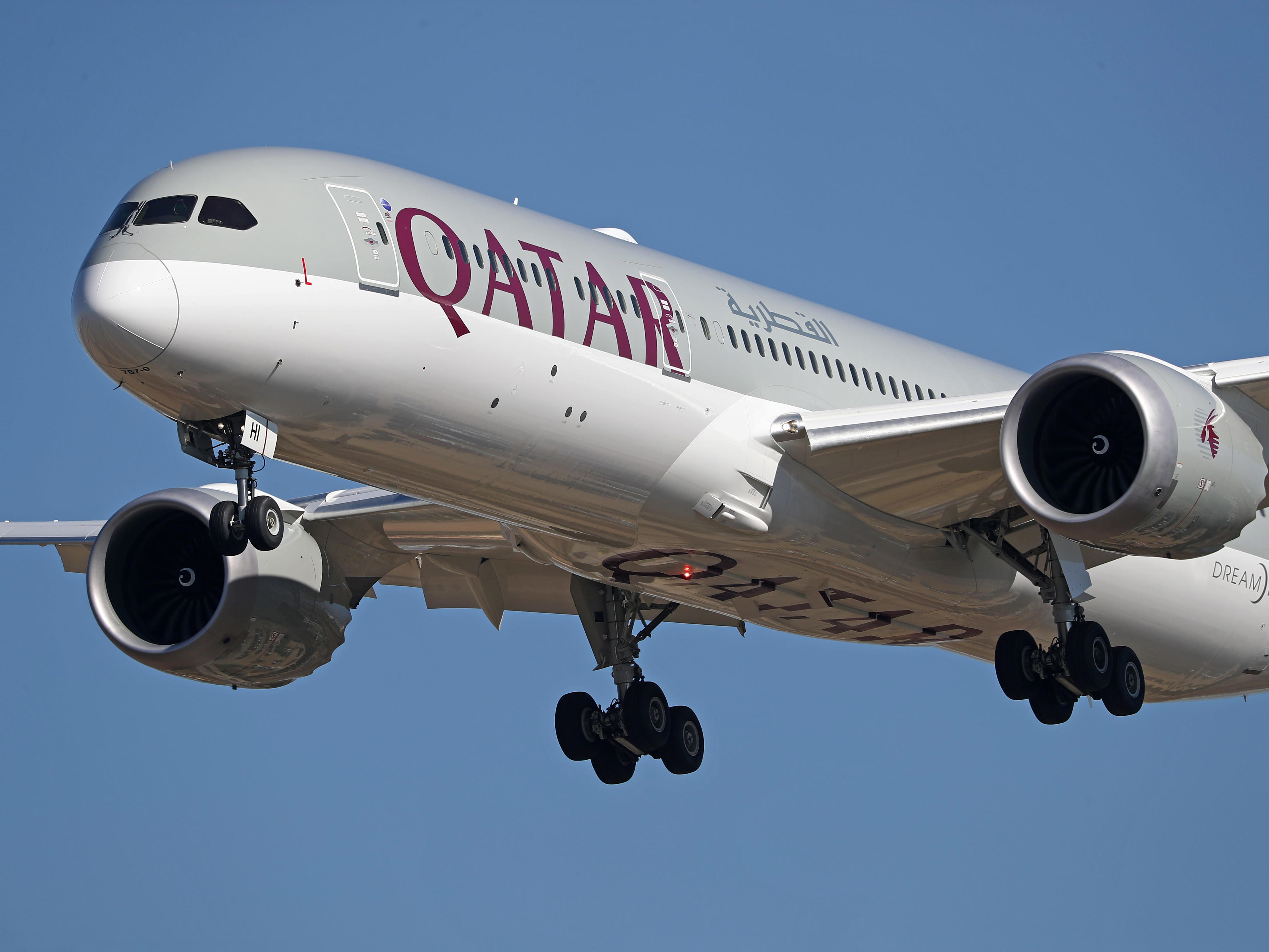 A couple spent hours near a passenger's body. Here's how cabin crew are ...