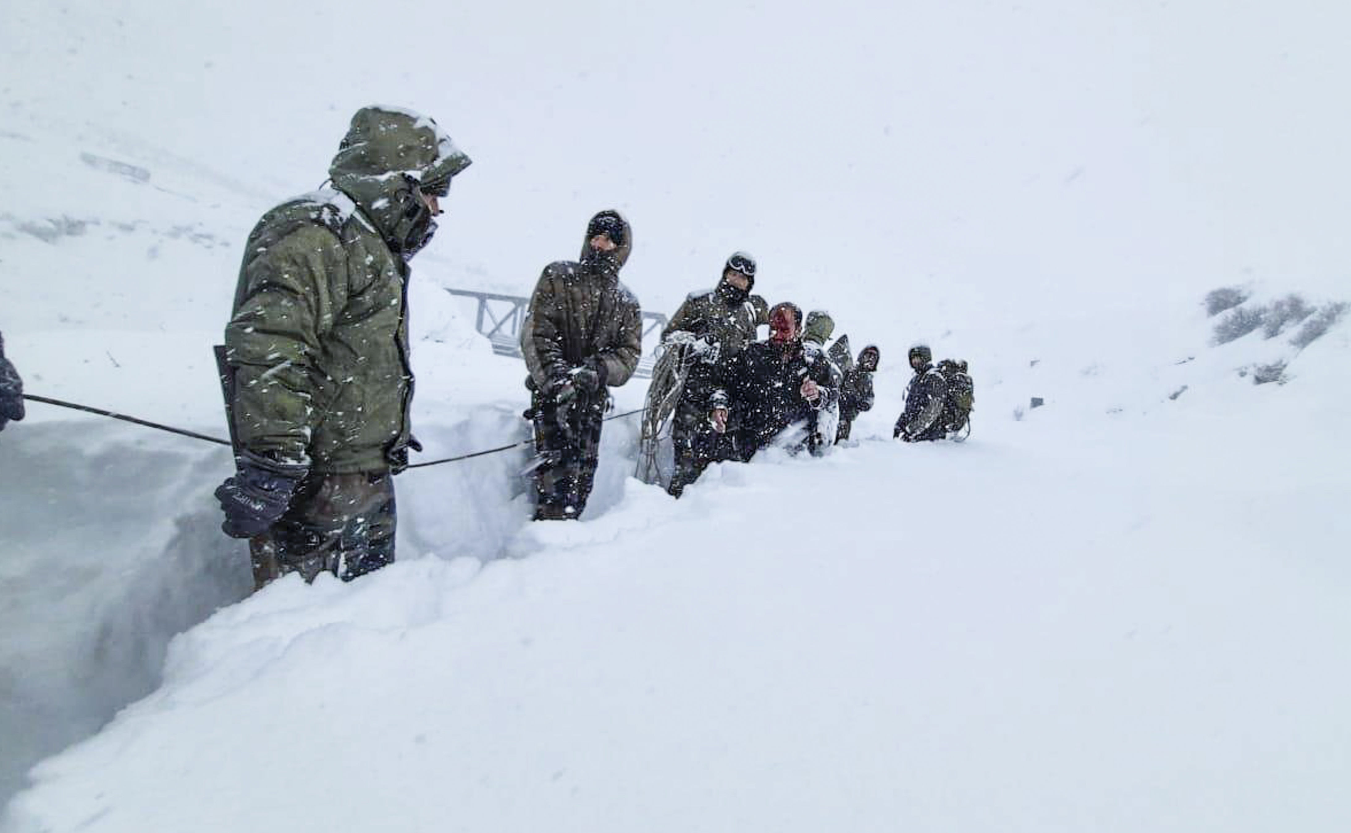 Avalanche buries BRO camp in Uttarakhand: 33 workers rescued, 22 still ...