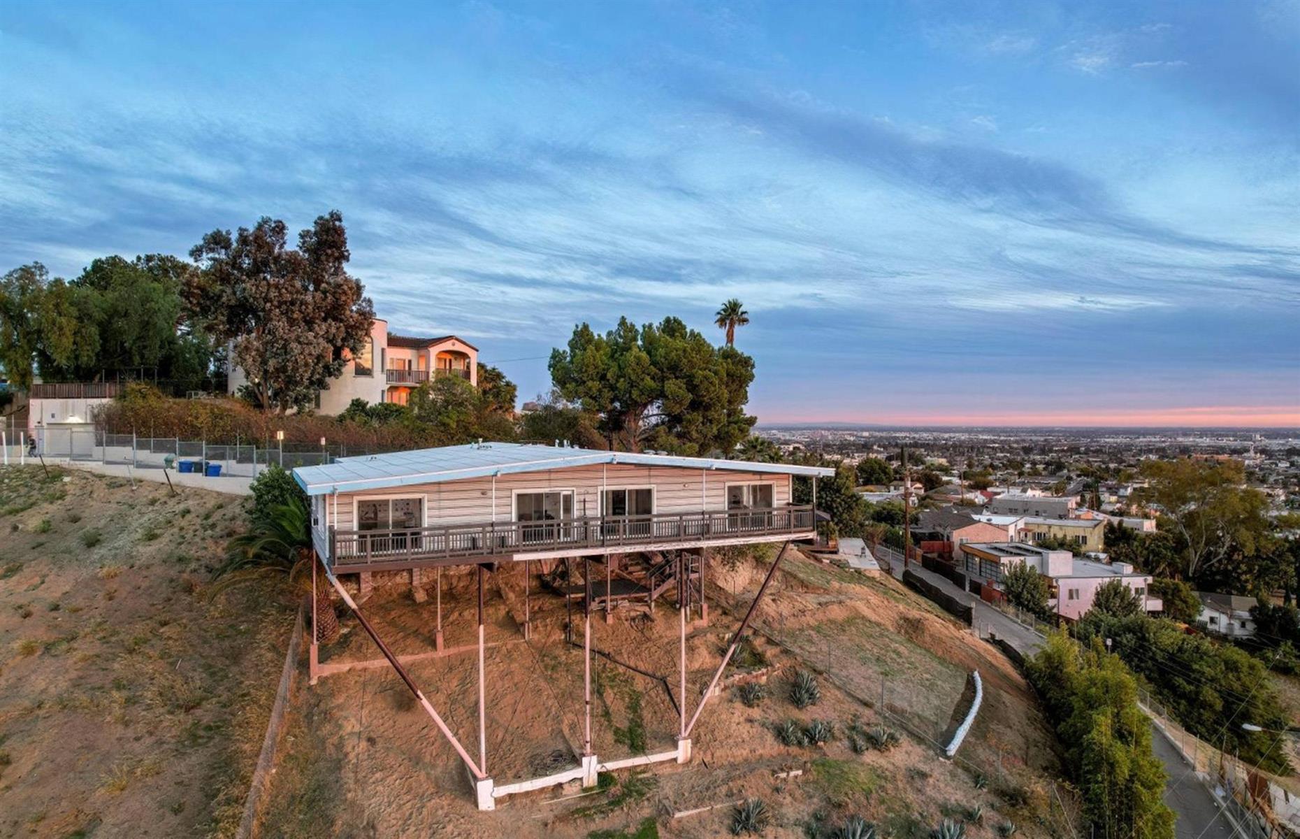 Step Inside 9 Spectacular Stilt Homes In America, Beyond
