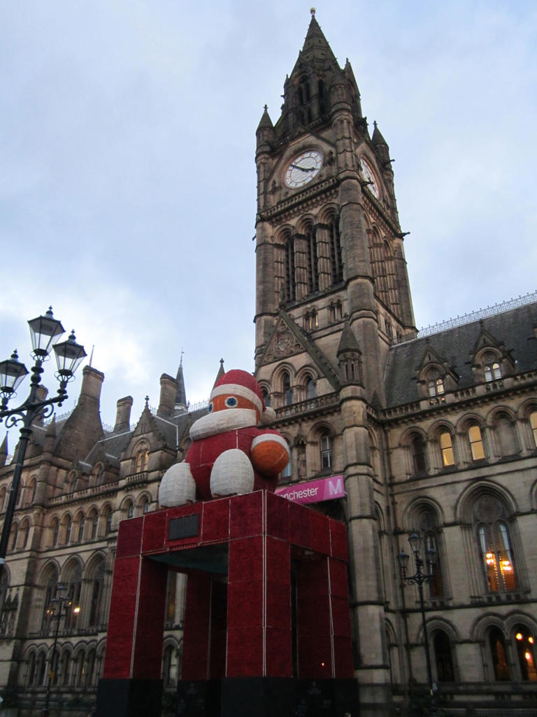 23 images of Manchester at Christmas through the years to get you in ...