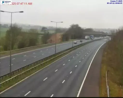 M6 crash: Lorry driver killed and motorist seriously injured as major ...