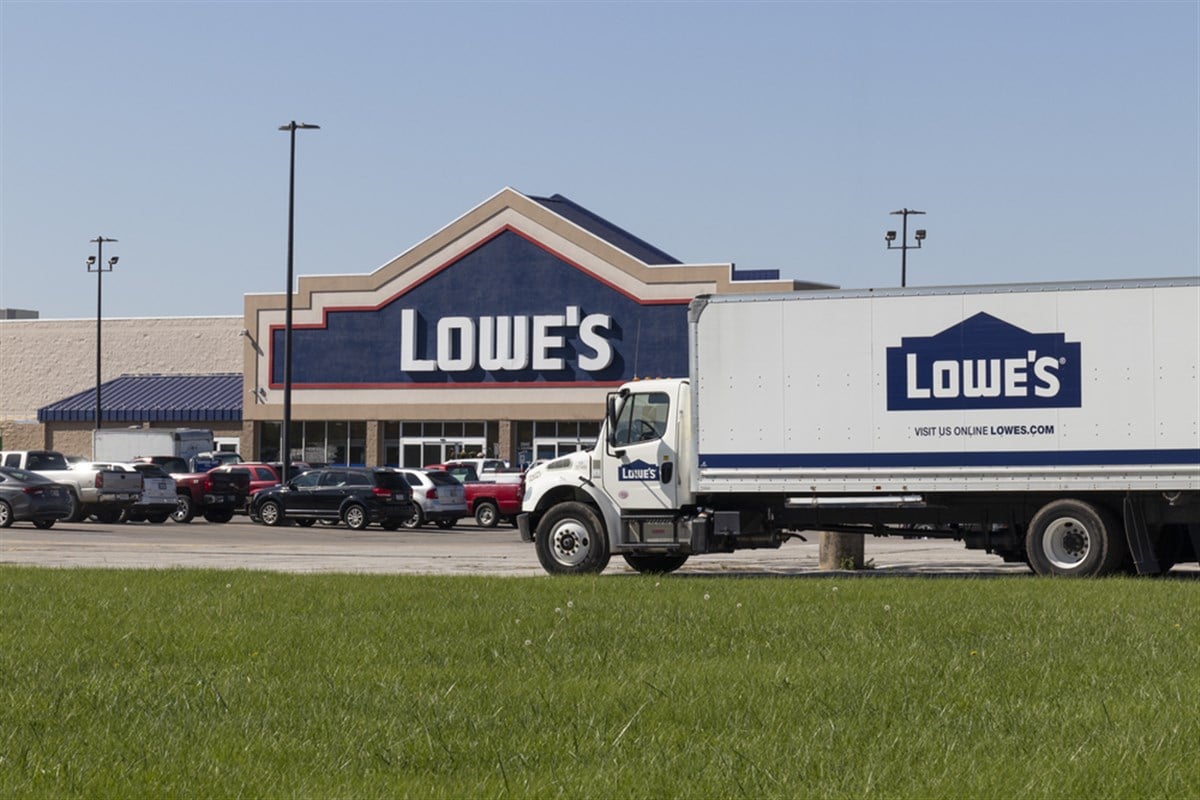 Lowe's Stock Eyes New Highs as Growth, Dividends Drive Gains