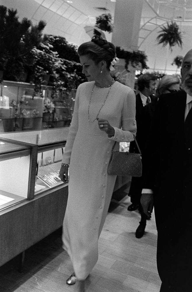 From Princess Grace Kelly to Glamorous Galas, Moments at Neiman Marcus ...