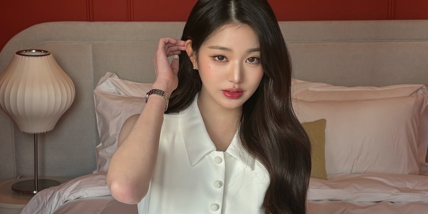 Denne koreanske sangeren sjarmerer fans på magasinforsiden