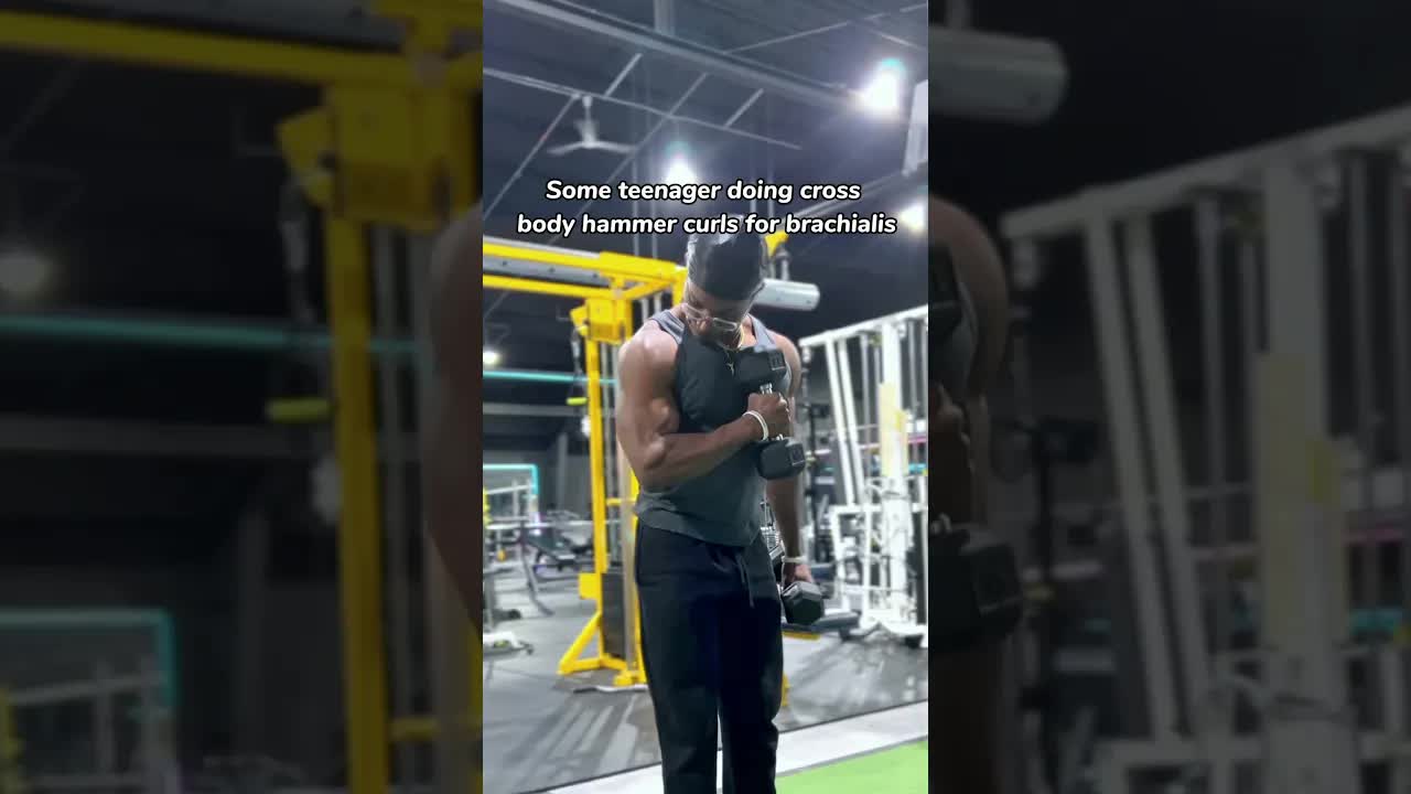 Cross Body Hammer Curls for Brachialis: Effective Bicep Workout