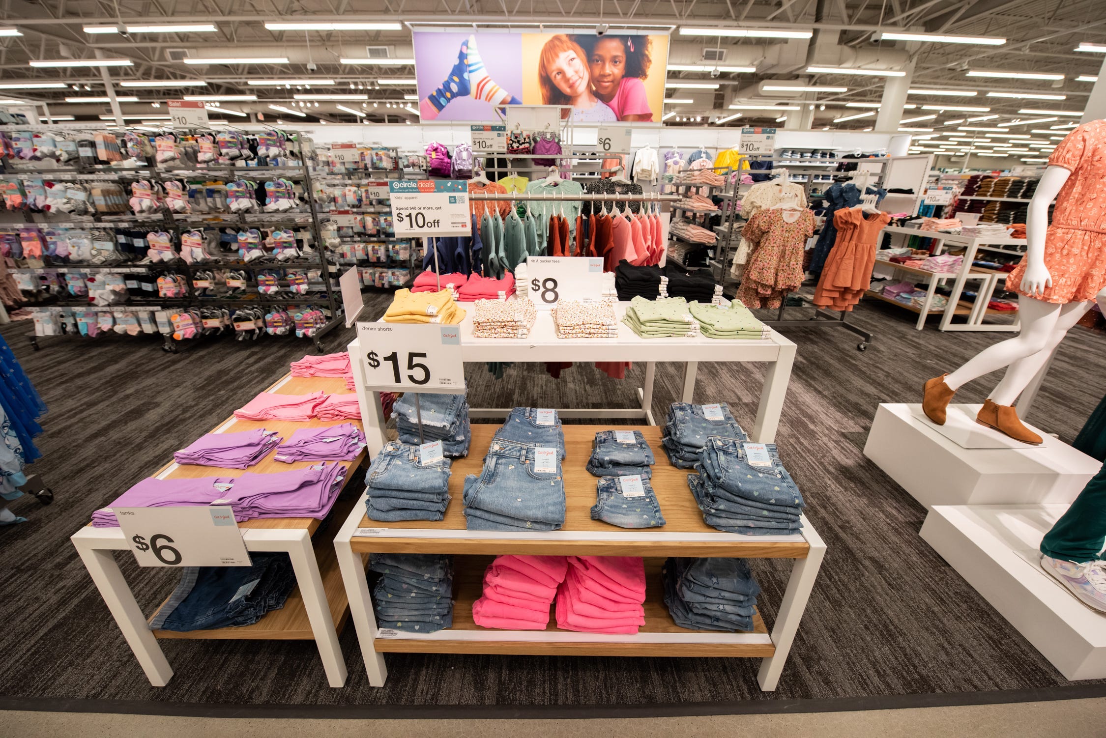 Some consumers are not spending money for today's economic blackout ...