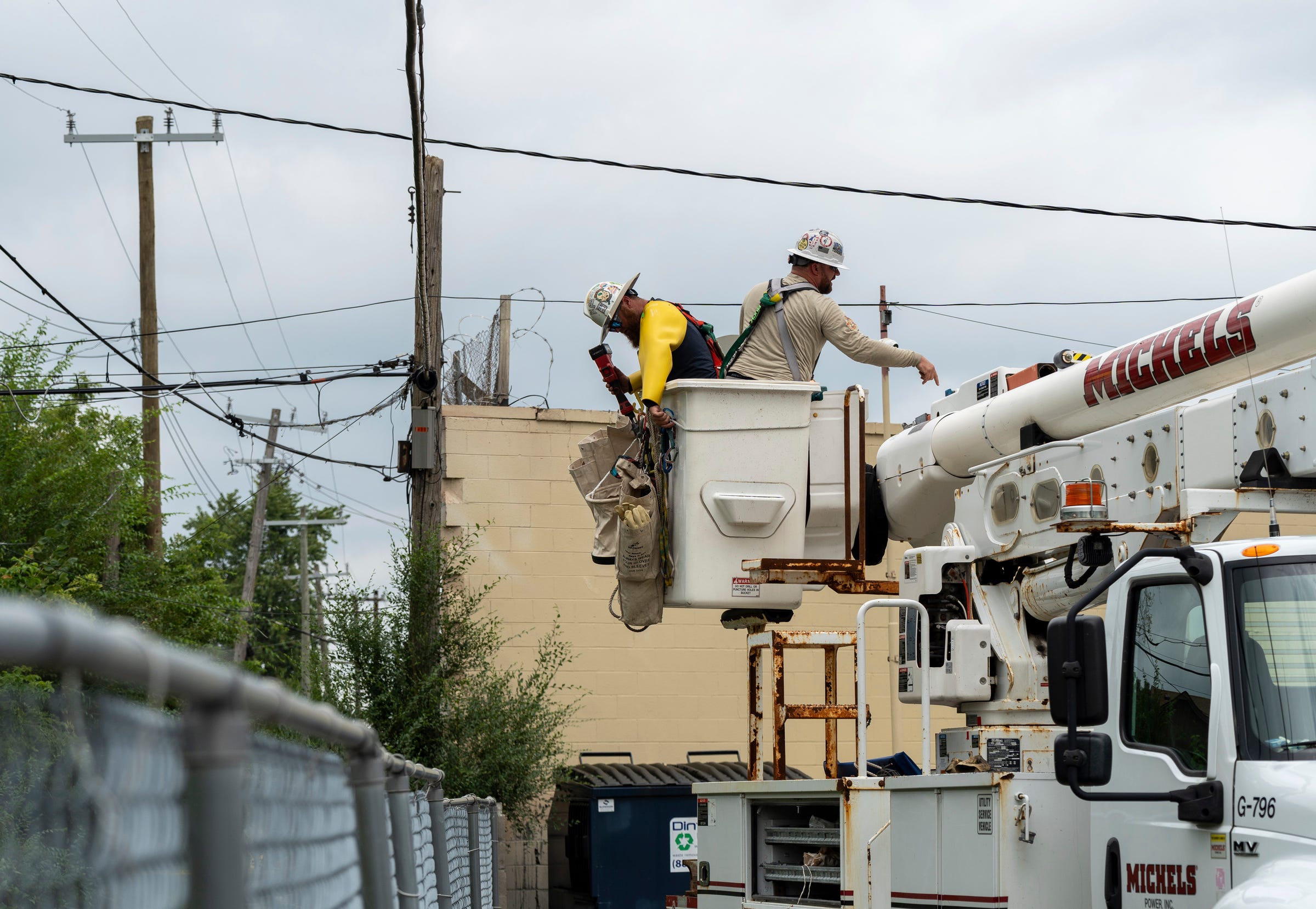 Over 180,000 without power in Michigan. How to check your status
