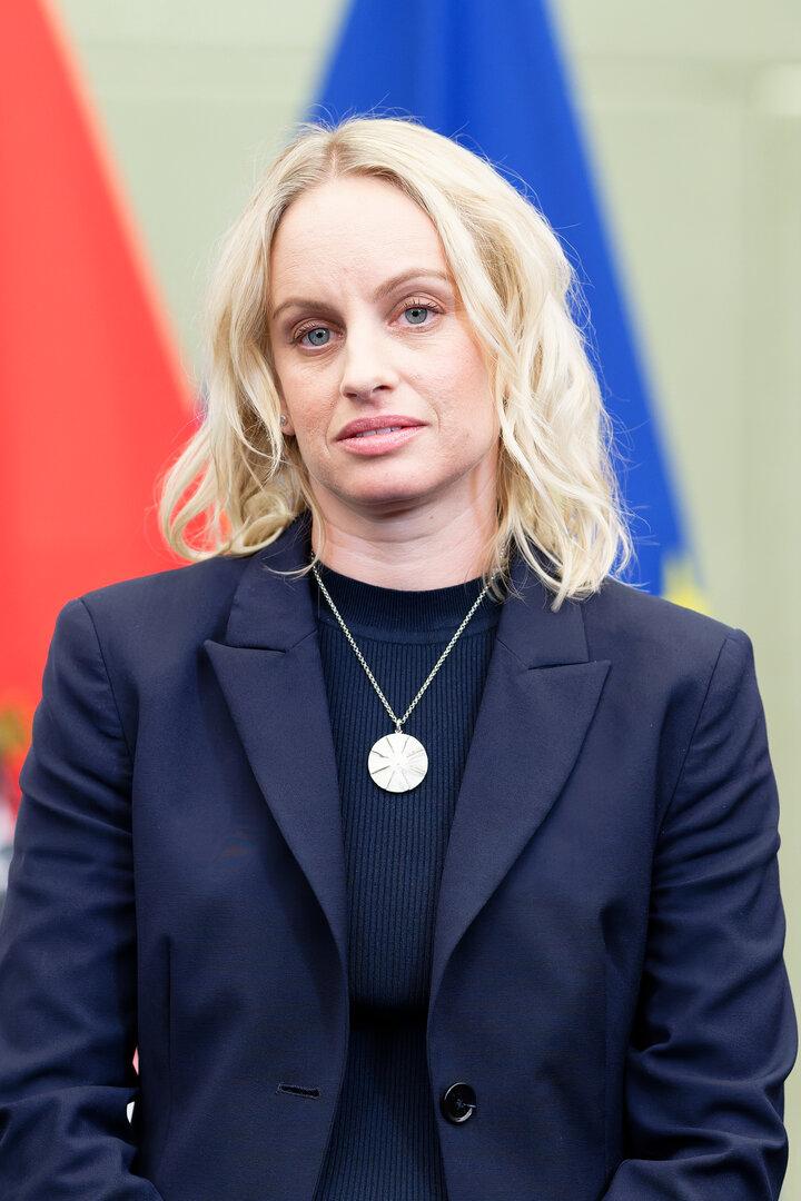 Neue Staatssekretärin für Kunst, Kultur und Sport: Wer ist Michaela ...