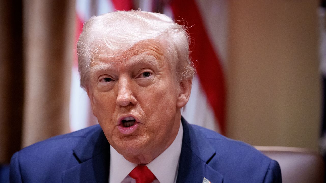 Trump signs order making English official language of the U.S. for ...