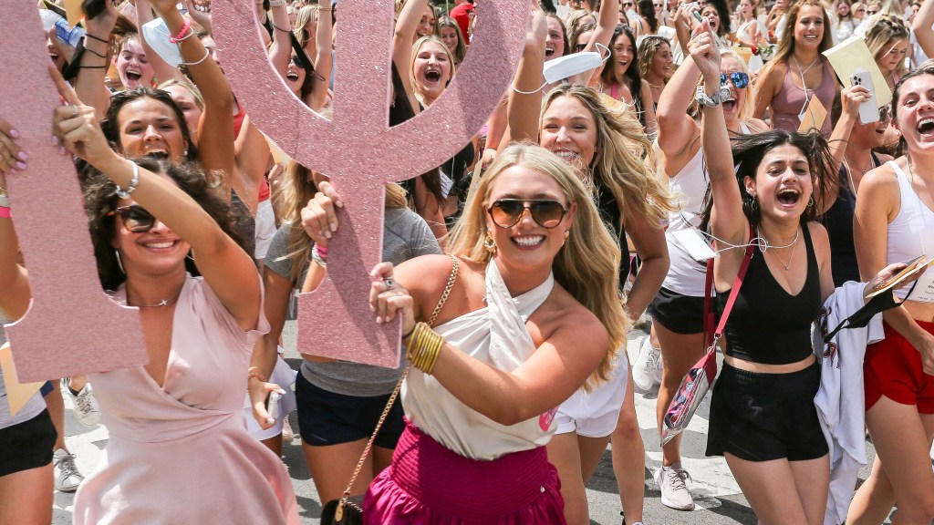Lifetime Orders Unscripted Series ‘A Sorority Mom's Guide To Rush' From ...