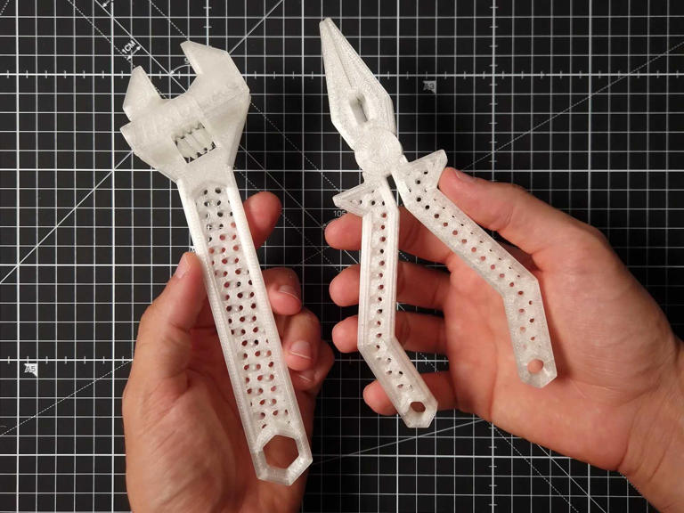 5 tools that every 3D printing enthusiast should have