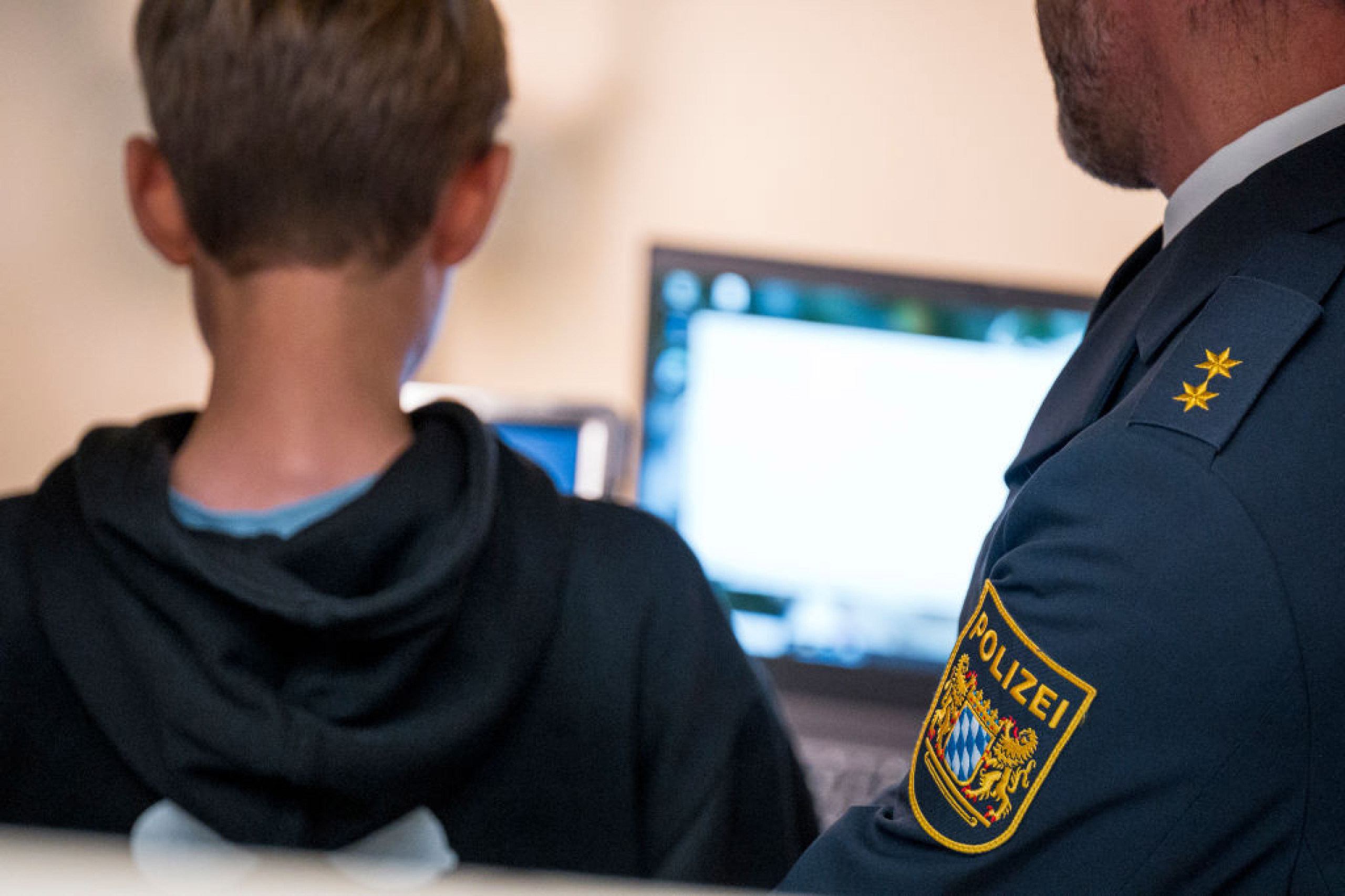 Europol warns of growing online cults dedicated to influencing minors Europol warns of growing online cults dedicated to influencing minors
